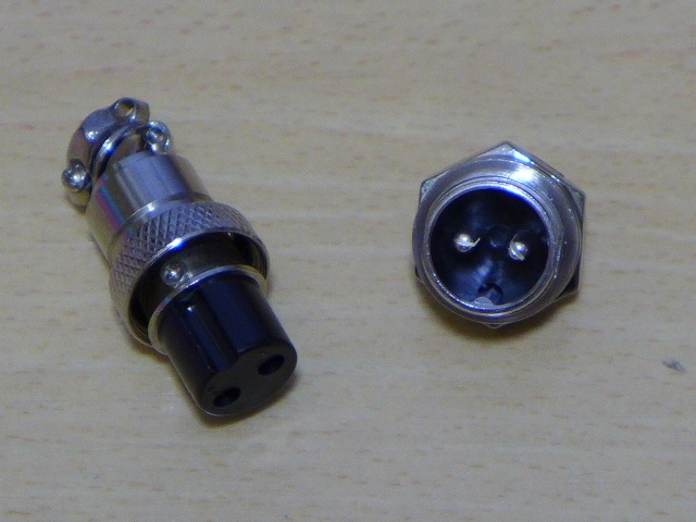 2 pin in-line female microphone connector with locking ring | Unicell