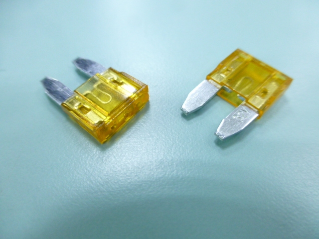 5A Orange colour mini blade car fuse | Unicell