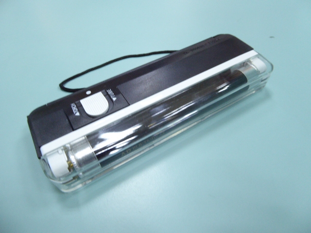 Portable handheld blacklight with UV lamp | Unicell