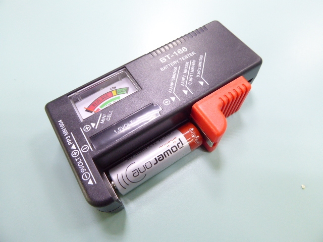 1.5V AA AAA C D 9V battery and button cell battery checker tester | Unicell